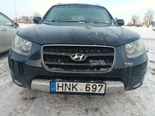 Black Hyundai Santa Fe 2007 in Panevezys, with an engine capacity of 2.20 L and mileage of 336 thousand km for 2500 €, photo 3 on AUTOMOTO.COM.LV