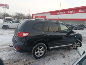 Melns Hyundai Santa Fe 2007 Panevēža, ar dzinēja tilpumu 2.20 L un nobraukumu 336 tūkst. km par 2500 €, foto 5 vietnē AUTOMOTO.COM.LV