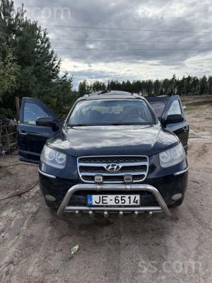 Black Hyundai Santa Fe 2007 in Jekabpils, with an engine capacity of 2.20 L and mileage of 470 thousand km for 2200 €, photo 4 on AUTOMOTO.COM.LV
