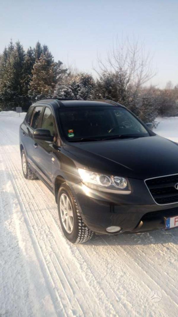 Black Hyundai Santa Fe 2007 in Prienai, with an engine capacity of 2.20 L and mileage of 162 thousand km for 4900 €, photo 2 on AUTOMOTO.COM.LV