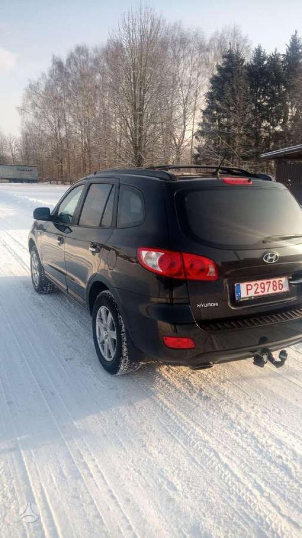 Black Hyundai Santa Fe 2007 in Prienai, with an engine capacity of 2.20 L and mileage of 162 thousand km for 4900 €, photo 5 on AUTOMOTO.COM.LV