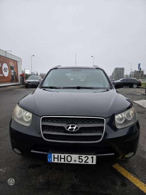 Melns Hyundai Santa Fe 2007 Viļņa, ar dzinēja tilpumu 2.19 L un nobraukumu 291 tūkst. km par 2950 €, foto 1 vietnē AUTOMOTO.COM.LV