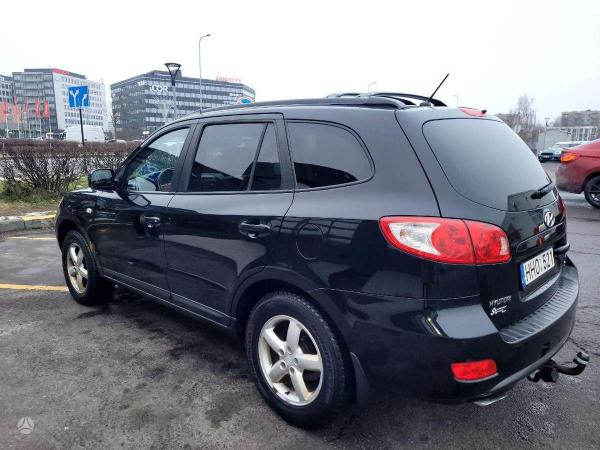 Melns Hyundai Santa Fe 2007 Viļņa, ar dzinēja tilpumu 2.19 L un nobraukumu 291 tūkst. km par 2950 €, foto 5 vietnē AUTOMOTO.COM.LV