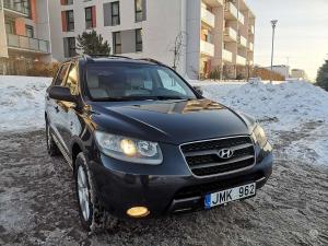 Black Hyundai Santa Fe 2007 in Klaipeda, with an engine capacity of 2.20 L and mileage of 286 thousand km for 2999 €, photo  on AUTOMOTO.COM.LV
