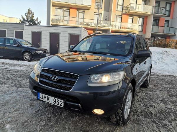 Black Hyundai Santa Fe 2007 in Klaipeda, with an engine capacity of 2.20 L and mileage of 286 thousand km for 2999 €, photo 2 on AUTOMOTO.COM.LV