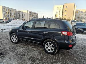 Melns Hyundai Santa Fe 2007 Klaipėda, ar dzinēja tilpumu 2.20 L un nobraukumu 286 tūkst. km par 2999 €, foto 4 vietnē AUTOMOTO.COM.LV