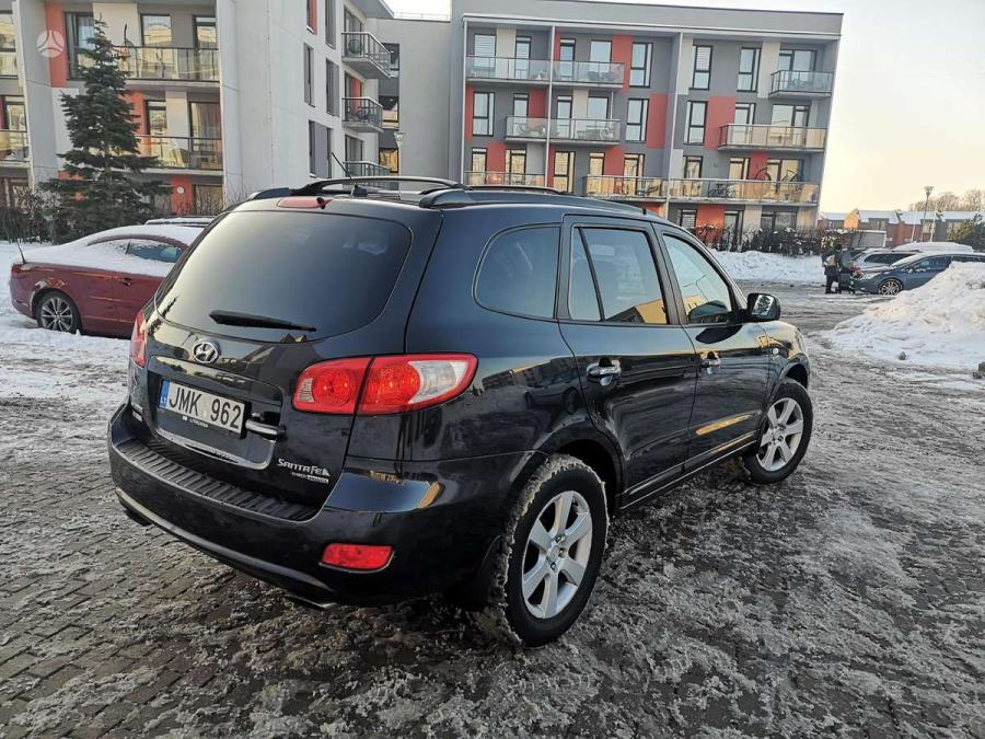 Melns Hyundai Santa Fe 2007 Klaipėda, ar dzinēja tilpumu 2.20 L un nobraukumu 286 tūkst. km par 2999 €, foto 5 vietnē AUTOMOTO.COM.LV