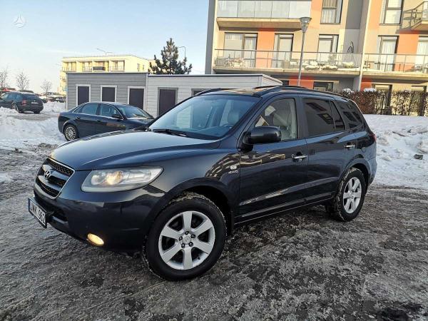 Black Hyundai Santa Fe 2007 in Klaipeda, with an engine capacity of 2.20 L and mileage of 286 thousand km for 2999 €, photo 6 on AUTOMOTO.COM.LV