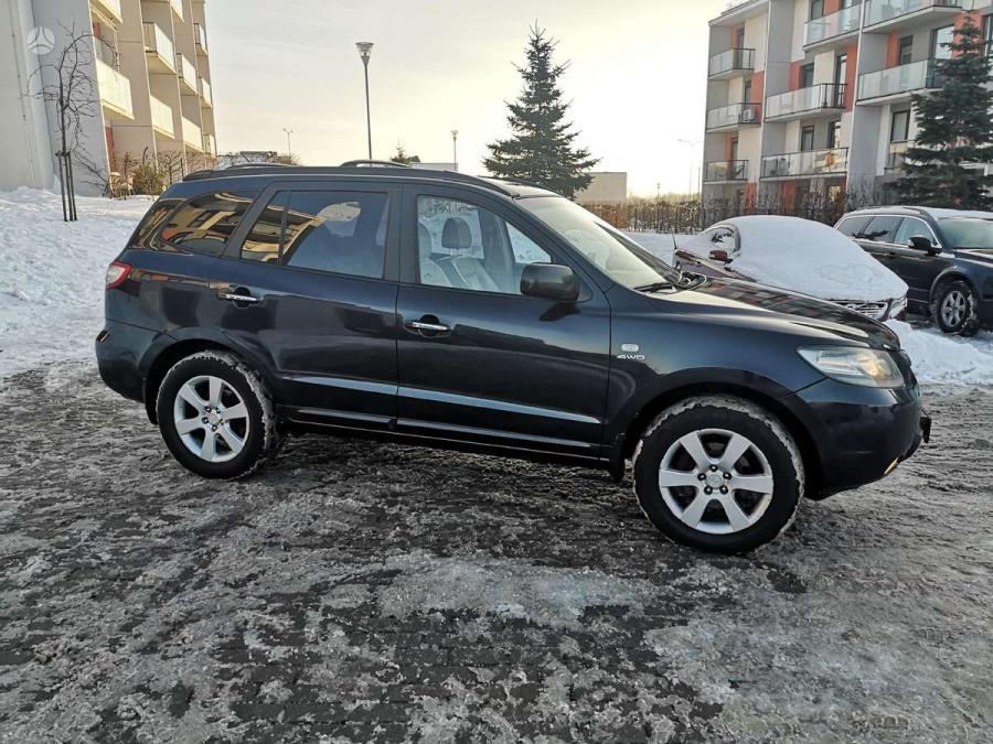 Melns Hyundai Santa Fe 2007 Klaipėda, ar dzinēja tilpumu 2.20 L un nobraukumu 286 tūkst. km par 2999 €, foto 10 vietnē AUTOMOTO.COM.LV