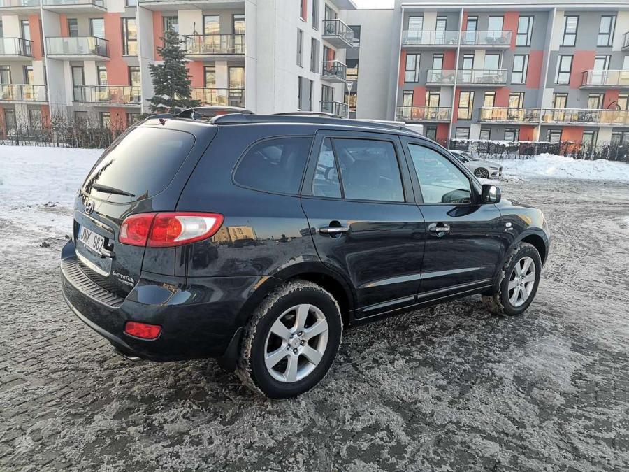 Melns Hyundai Santa Fe 2007 Klaipėda, ar dzinēja tilpumu 2.20 L un nobraukumu 286 tūkst. km par 2999 €, foto 18 vietnē AUTOMOTO.COM.LV