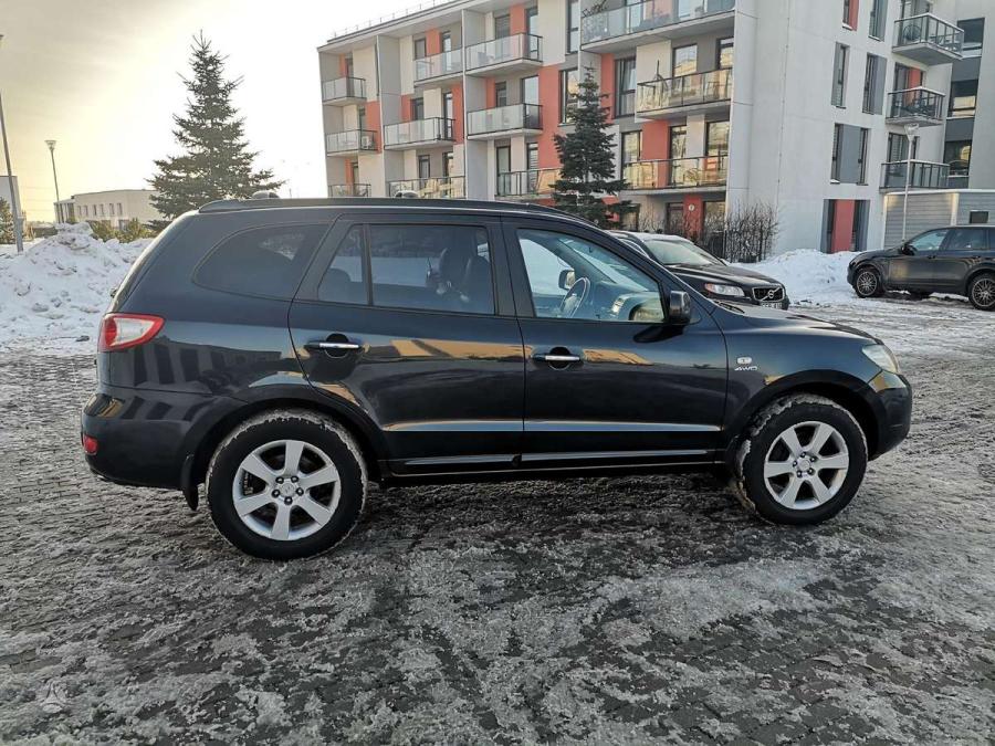 Melns Hyundai Santa Fe 2007 Klaipėda, ar dzinēja tilpumu 2.20 L un nobraukumu 286 tūkst. km par 2999 €, foto 19 vietnē AUTOMOTO.COM.LV