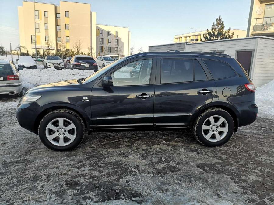 Melns Hyundai Santa Fe 2007 Klaipėda, ar dzinēja tilpumu 2.20 L un nobraukumu 286 tūkst. km par 2999 €, foto 20 vietnē AUTOMOTO.COM.LV