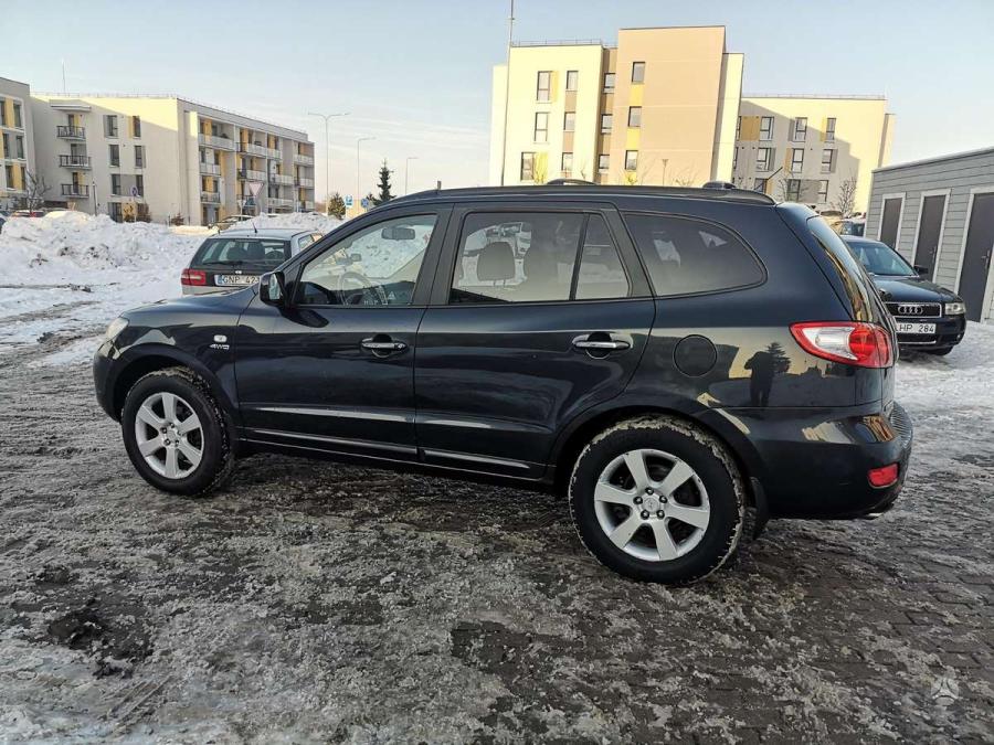 Melns Hyundai Santa Fe 2007 Klaipėda, ar dzinēja tilpumu 2.20 L un nobraukumu 286 tūkst. km par 2999 €, foto 21 vietnē AUTOMOTO.COM.LV