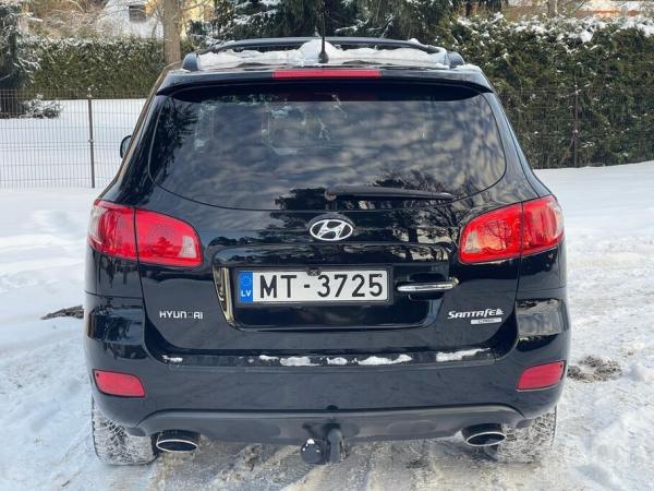 Black Hyundai Santa Fe 2007 in Jurmala, with an engine capacity of 2.20 L and mileage of 335 thousand km for 3650 €, photo 6 on AUTOMOTO.COM.LV