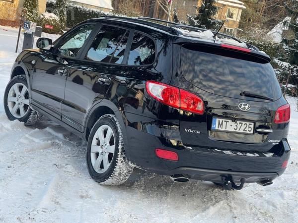 Black Hyundai Santa Fe 2007 in Jurmala, with an engine capacity of 2.20 L and mileage of 335 thousand km for 3650 €, photo 7 on AUTOMOTO.COM.LV