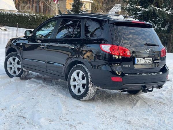 Black Hyundai Santa Fe 2007 in Jurmala, with an engine capacity of 2.20 L and mileage of 335 thousand km for 3650 €, photo 9 on AUTOMOTO.COM.LV