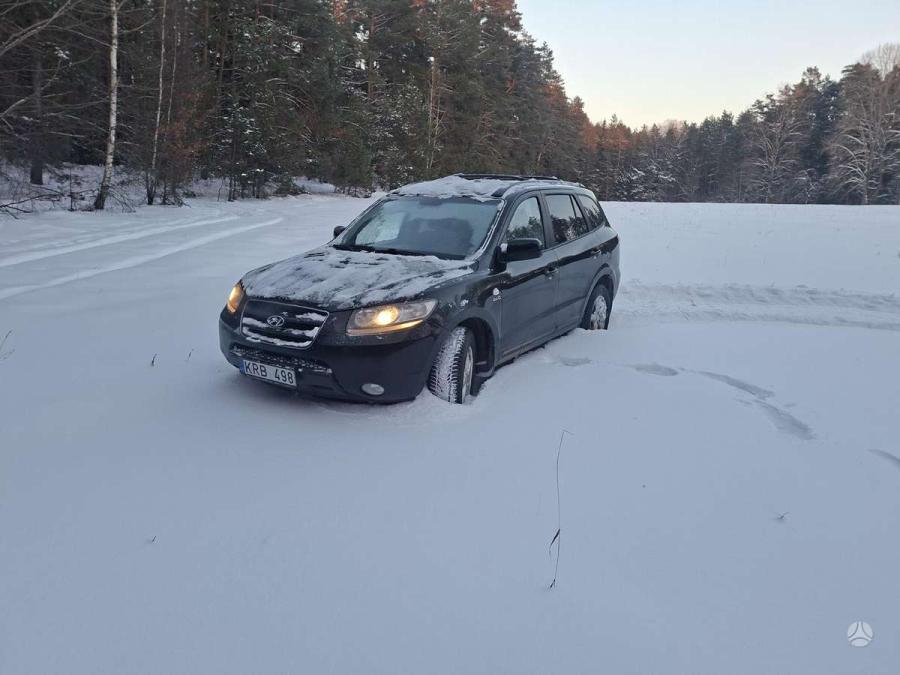 Melns Hyundai Santa Fe 2007 Tauragė, ar dzinēja tilpumu 2.19 L un nobraukumu 347 tūkst. km par 2999 €, foto 2 vietnē AUTOMOTO.COM.LV