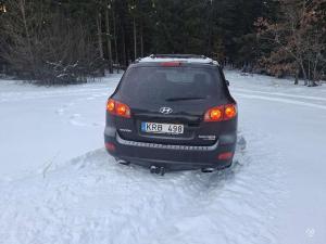 Melns Hyundai Santa Fe 2007 Tauragė, ar dzinēja tilpumu 2.19 L un nobraukumu 347 tūkst. km par 2999 €, foto 7 vietnē AUTOMOTO.COM.LV