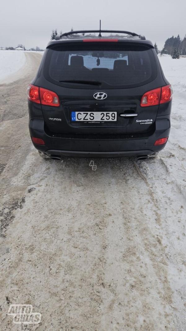 Melns Hyundai Santa Fe 2007 Viļņa, ar dzinēja tilpumu 2.20 L un nobraukumu 378 tūkst. km par 2300 €, foto 4 vietnē AUTOMOTO.COM.LV