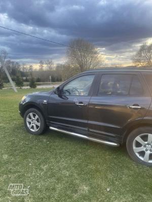 Black Hyundai Santa Fe 2007 in Vilnius, with an engine capacity of 2.20 L and mileage of 263 thousand km for 3999 €, photo 4 on AUTOMOTO.COM.LV