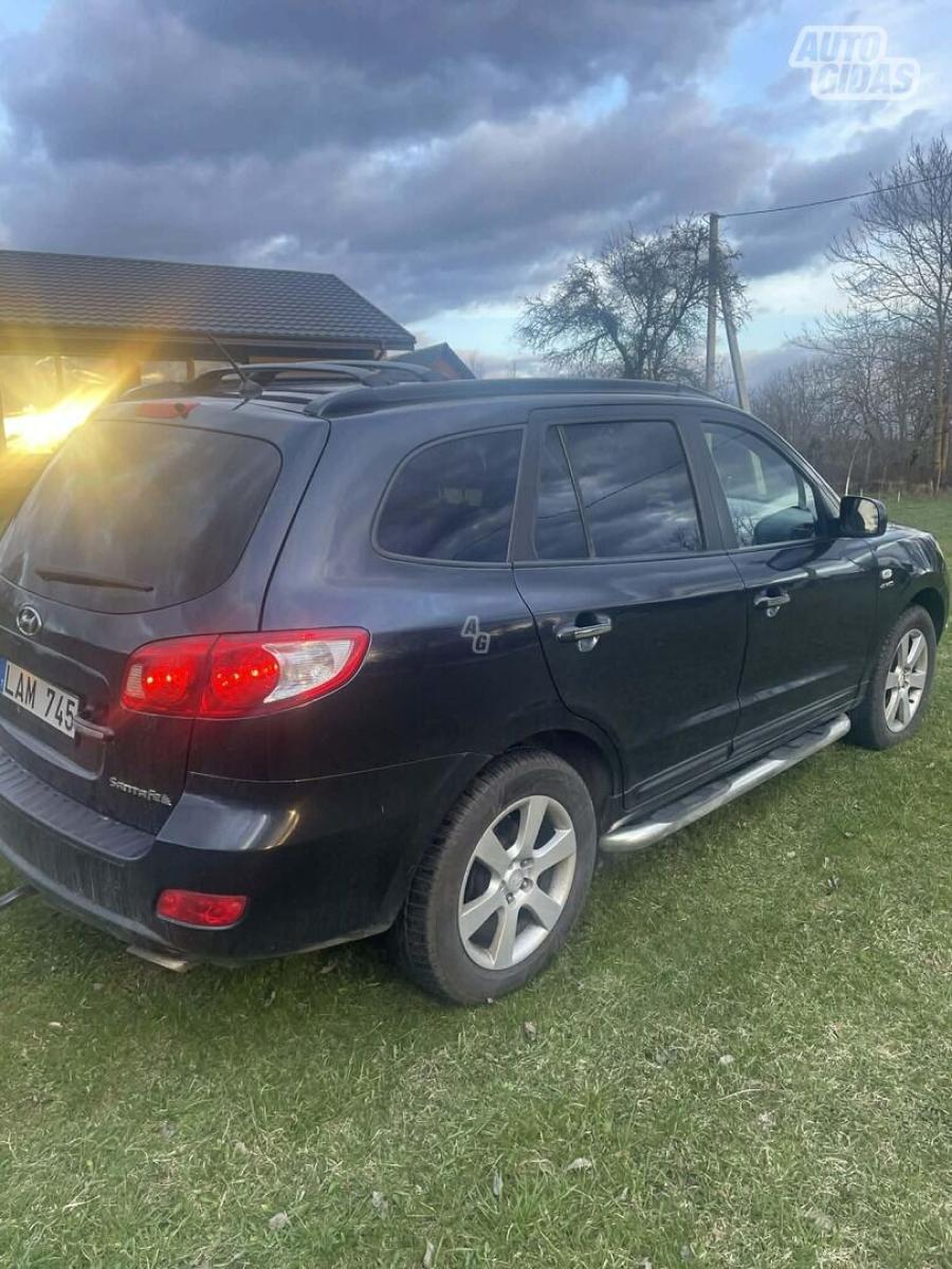 Black Hyundai Santa Fe 2007 in Vilnius, with an engine capacity of 2.20 L and mileage of 263 thousand km for 3999 €, photo 5 on AUTOMOTO.COM.LV