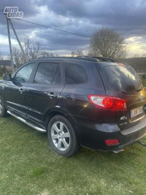 Black Hyundai Santa Fe 2007 in Vilnius, with an engine capacity of 2.20 L and mileage of 263 thousand km for 3999 €, photo 6 on AUTOMOTO.COM.LV