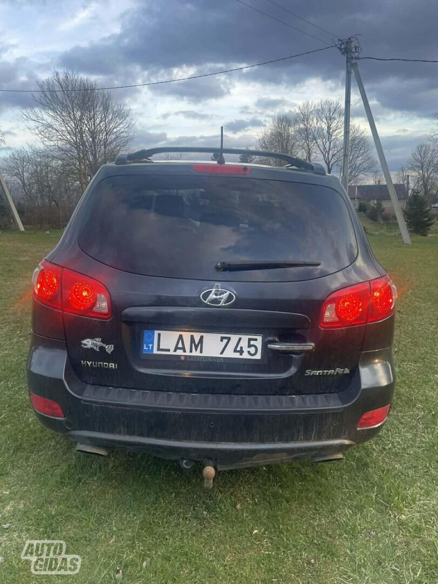 Black Hyundai Santa Fe 2007 in Vilnius, with an engine capacity of 2.20 L and mileage of 263 thousand km for 3999 €, photo 7 on AUTOMOTO.COM.LV