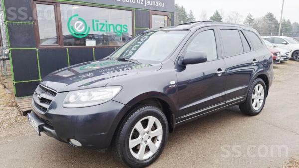 Black Hyundai Santa Fe 2007 in Riga, with an engine capacity of 2.20 L and mileage of 326 thousand km for 3490 €, photo 1 on AUTOMOTO.COM.LV
