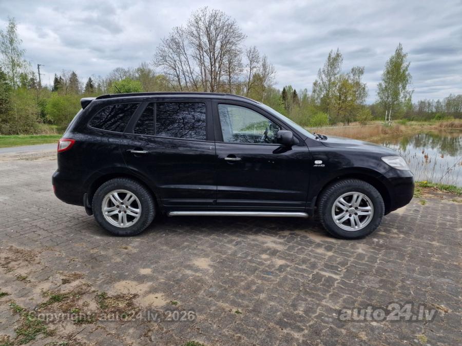 Melns Hyundai Santa Fe 2007 Jegeva, ar dzinēja tilpumu 2.20 L un nobraukumu 411 tūkst. km par 2800 €, foto 7 vietnē AUTOMOTO.COM.LV