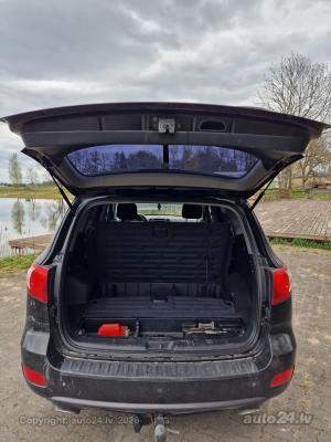 Melns Hyundai Santa Fe 2007 Jegeva, ar dzinēja tilpumu 2.20 L un nobraukumu 411 tūkst. km par 2800 €, foto 11 vietnē AUTOMOTO.COM.LV