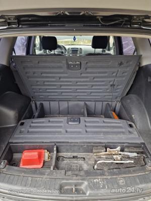 Melns Hyundai Santa Fe 2007 Jegeva, ar dzinēja tilpumu 2.20 L un nobraukumu 411 tūkst. km par 2800 €, foto 14 vietnē AUTOMOTO.COM.LV