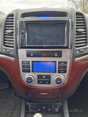 Melns Hyundai Santa Fe 2007 Jegeva, ar dzinēja tilpumu 2.20 L un nobraukumu 411 tūkst. km par 2800 €, foto 16 vietnē AUTOMOTO.COM.LV