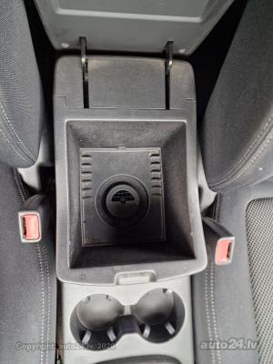 Melns Hyundai Santa Fe 2007 Jegeva, ar dzinēja tilpumu 2.20 L un nobraukumu 411 tūkst. km par 2800 €, foto 20 vietnē AUTOMOTO.COM.LV