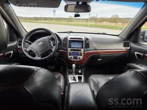Melns Hyundai Santa Fe 2007 Tukums, ar dzinēja tilpumu 2.20 L un nobraukumu 305 tūkst. km par 3300 €, foto  vietnē AUTOMOTO.COM.LV