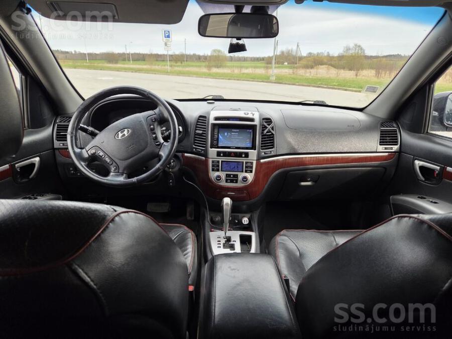 Melns Hyundai Santa Fe 2007 Tukums, ar dzinēja tilpumu 2.20 L un nobraukumu 305 tūkst. km par 3300 €, foto 1 vietnē AUTOMOTO.COM.LV