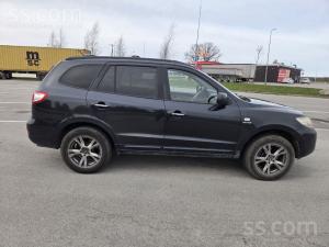 Melns Hyundai Santa Fe 2007 Tukums, ar dzinēja tilpumu 2.20 L un nobraukumu 305 tūkst. km par 3300 €, foto 5 vietnē AUTOMOTO.COM.LV