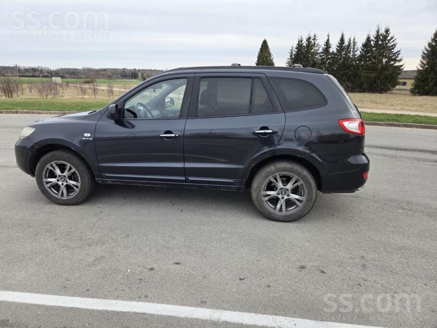 Melns Hyundai Santa Fe 2007 Tukums, ar dzinēja tilpumu 2.20 L un nobraukumu 305 tūkst. km par 3300 €, foto 6 vietnē AUTOMOTO.COM.LV