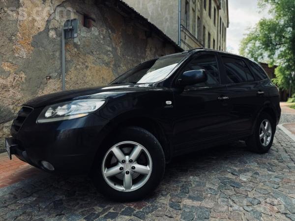 Melns Hyundai Santa Fe 2007 Cēsis, ar dzinēja tilpumu 2.20 L un nobraukumu 0 tūkst. km par 3990 €, foto 4 vietnē AUTOMOTO.COM.LV