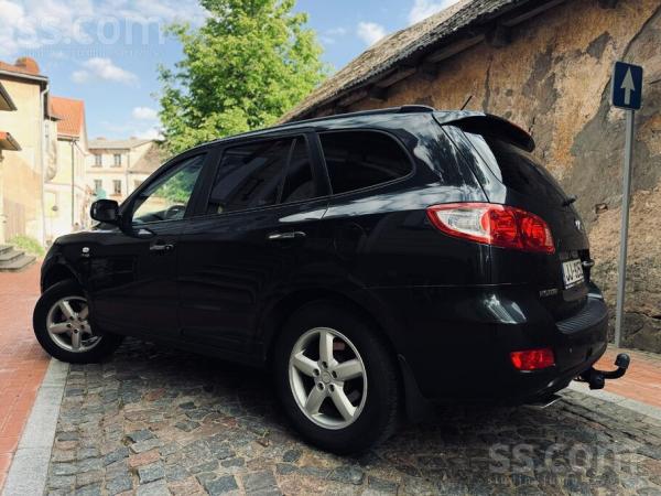 Melns Hyundai Santa Fe 2007 Cēsis, ar dzinēja tilpumu 2.20 L un nobraukumu 0 tūkst. km par 3990 €, foto 8 vietnē AUTOMOTO.COM.LV