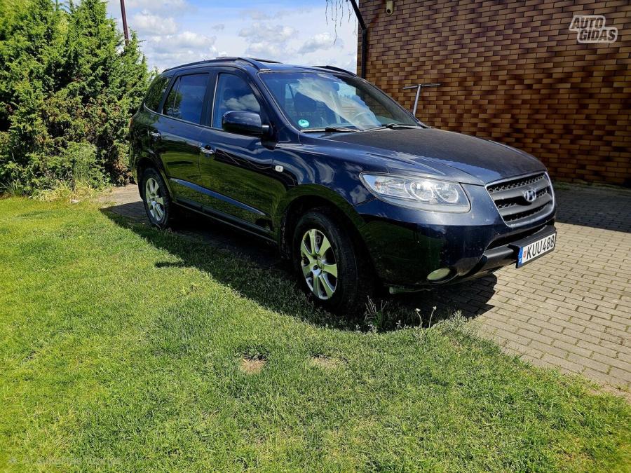 Black Hyundai Santa Fe 2007 in Klaipeda, with an engine capacity of 2.20 L and mileage of 306 thousand km for 2550 €, photo 1 on AUTOMOTO.COM.LV