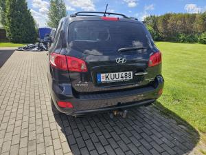 Black Hyundai Santa Fe 2007 in Klaipeda, with an engine capacity of 2.20 L and mileage of 306 thousand km for 2550 €, photo 5 on AUTOMOTO.COM.LV
