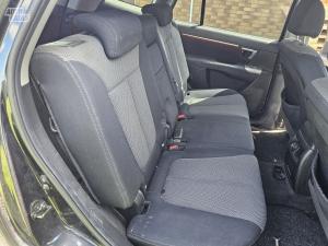 Black Hyundai Santa Fe 2007 in Klaipeda, with an engine capacity of 2.20 L and mileage of 306 thousand km for 2550 €, photo 8 on AUTOMOTO.COM.LV