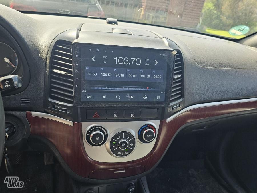 Black Hyundai Santa Fe 2007 in Klaipeda, with an engine capacity of 2.20 L and mileage of 306 thousand km for 2550 €, photo 12 on AUTOMOTO.COM.LV