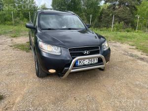 Black Hyundai Santa Fe 2007 in Riga, with an engine capacity of 2.20 L and mileage of 0 thousand km for 4499 €, photo  on AUTOMOTO.COM.LV