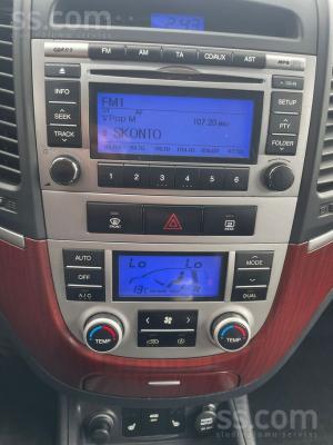 Black Hyundai Santa Fe 2007 in Riga, with an engine capacity of 2.20 L and mileage of 0 thousand km for 4499 €, photo 24 on AUTOMOTO.COM.LV