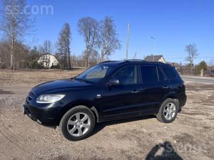 Black Hyundai Santa Fe 2007 in Rezekne, with an engine capacity of 2.20 L and mileage of 248 thousand km for 2650 €, photo 3 on AUTOMOTO.COM.LV
