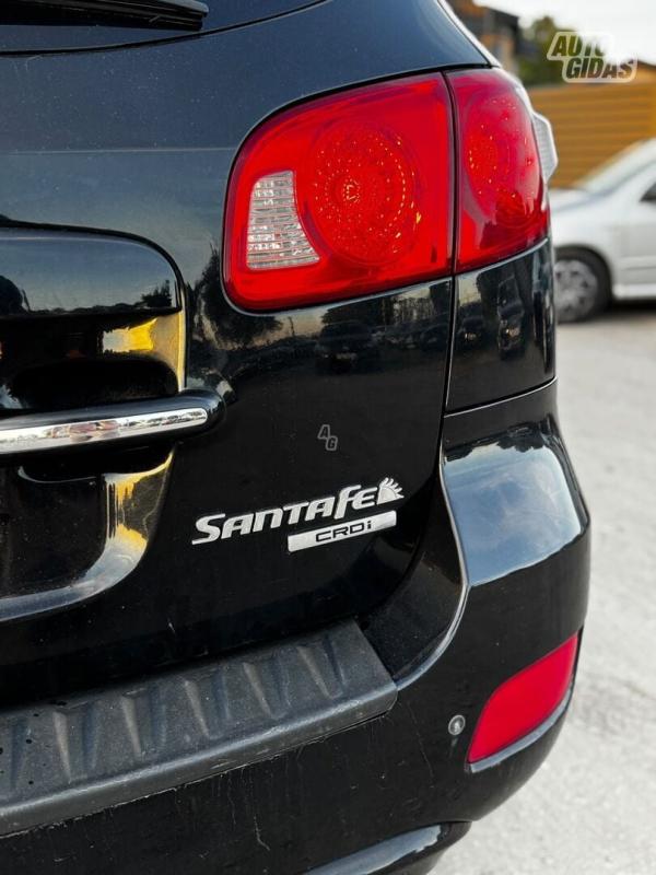Black Hyundai Santa Fe 2007 in Klaipeda, with an engine capacity of 2.20 L and mileage of 350 thousand km for 4250 €, photo 9 on AUTOMOTO.COM.LV