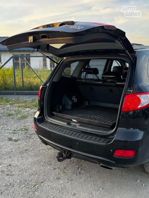 Black Hyundai Santa Fe 2007 in Klaipeda, with an engine capacity of 2.20 L and mileage of 350 thousand km for 4250 €, photo 10 on AUTOMOTO.COM.LV