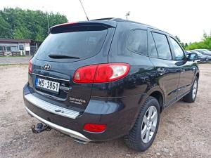 Black Hyundai Santa Fe 2007 in Daugavpils, with an engine capacity of 2.20 L and mileage of 0 thousand km for 4300 €, photo 8 on AUTOMOTO.COM.LV