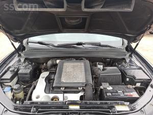 Black Hyundai Santa Fe 2007 in Daugavpils, with an engine capacity of 2.20 L and mileage of 0 thousand km for 4300 €, photo 10 on AUTOMOTO.COM.LV